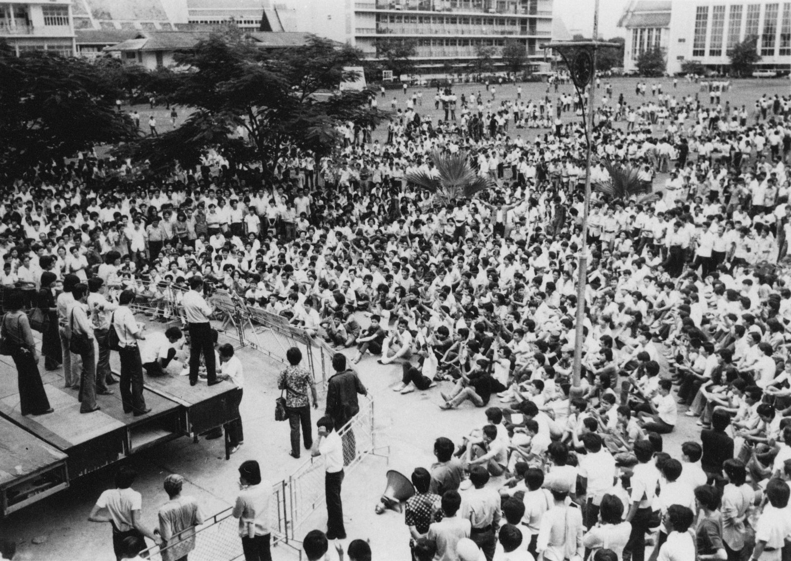 1. สภาพการณ์ทางการเมืองไทย หลังกรณี 14 ตุลาฯ | บันทึก 6 ตุลา